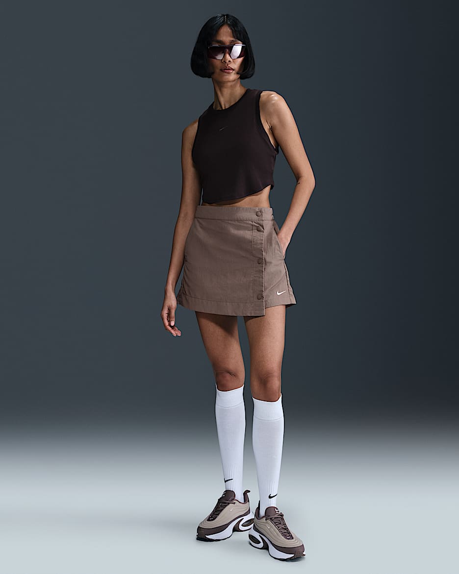 Jupe-short tissée Nike Sportswear Essential pour femme. Nike FR